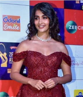 Pooja Hegde At Zee Cine Awards 2019 - High Heel Confidential