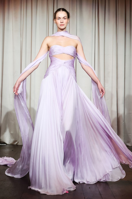 andrew-kwon-kriti-sanon-elle-beauty-awrads-2025 - High Heel Confidential